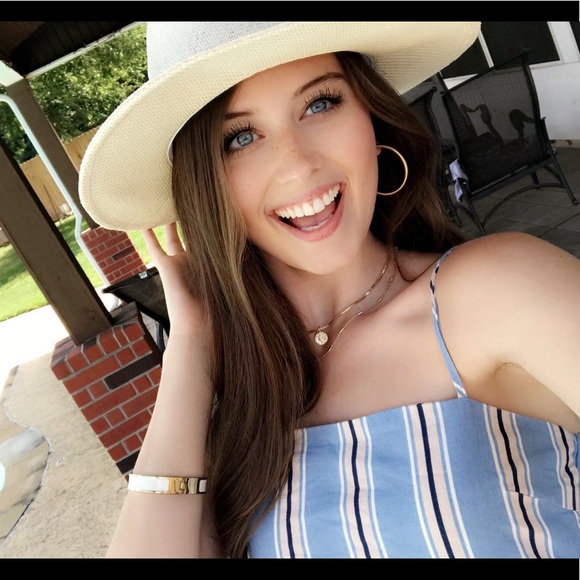 Kendall's Closet (@kendallmosley) | Poshmark